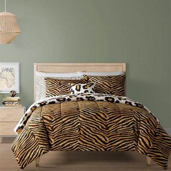 Sunham | Bedding | Sunham Safari Reversible 9pc Comforter Sets | Poshmark